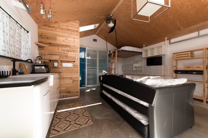 Rustic Studio Loft Backhouse - Guesthouses for Rent in Long Beach ...