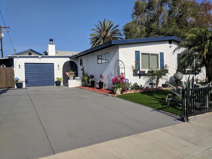 New Luxury Deluxe Bedroom With Private Bathroom! - San Diego, CA