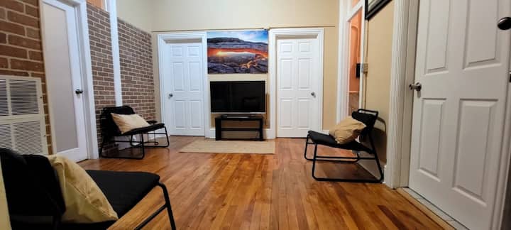 Three Bed Apartment In Downtown Hamilton Apt No.4 - Hamilton