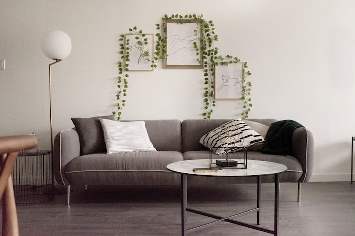 Marché Jean-talon: Minimal Loft - Montreal