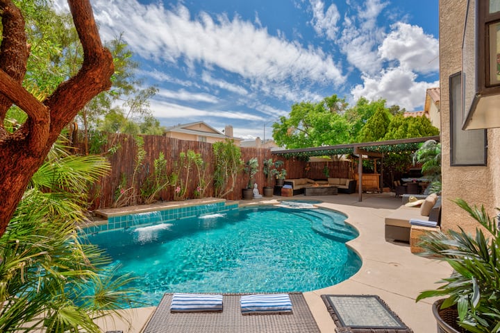 Extraordinary Private Pool & Spa Villa W/man Cave - Las Vegas