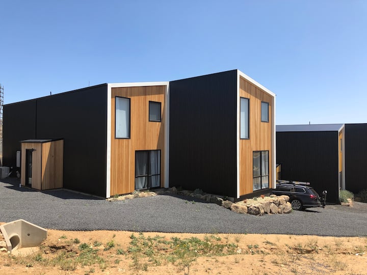 Jindabyne New 4bed/4bath/2kitchen Mtn Views - ジンダビン