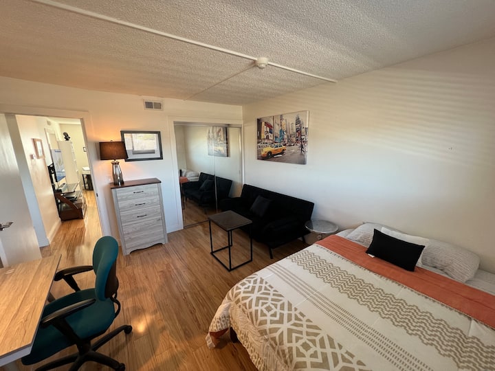 Lovely Private Room Located In Sonoma County. - Santa Rosa, CA