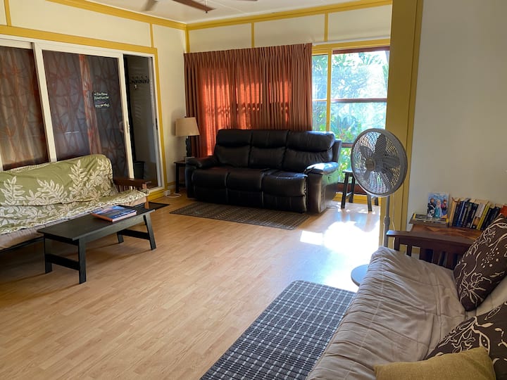Mike's House- Kuulei Room - Paia, HI