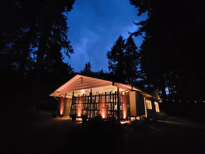 Midmod Vashon, Art + Nature + Design - Vashon, WA