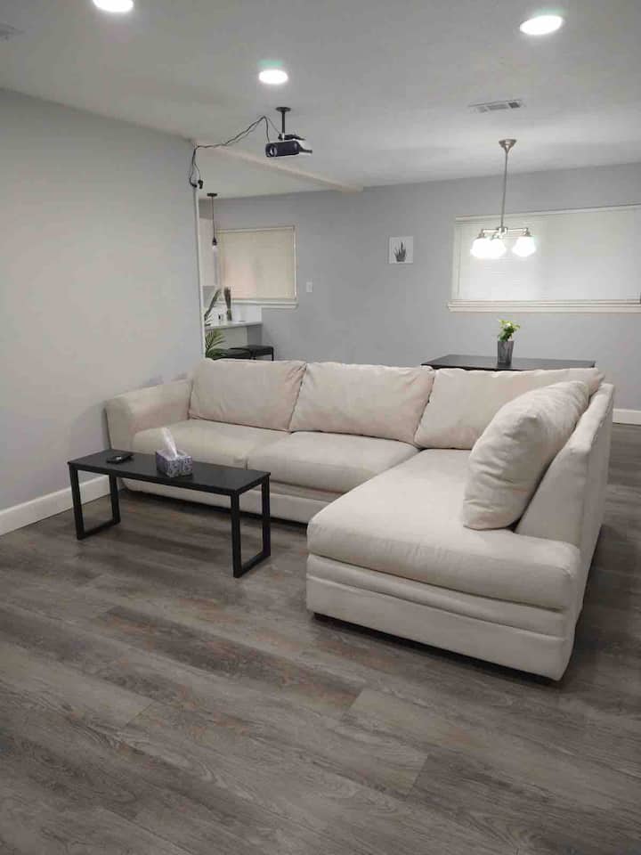 Cozy Room Near Kemah Boardwalk - Seabrook, TX