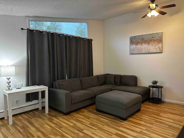 Alaskan Escape: Charming 3 Bedroom In Anchorage! - Alaska