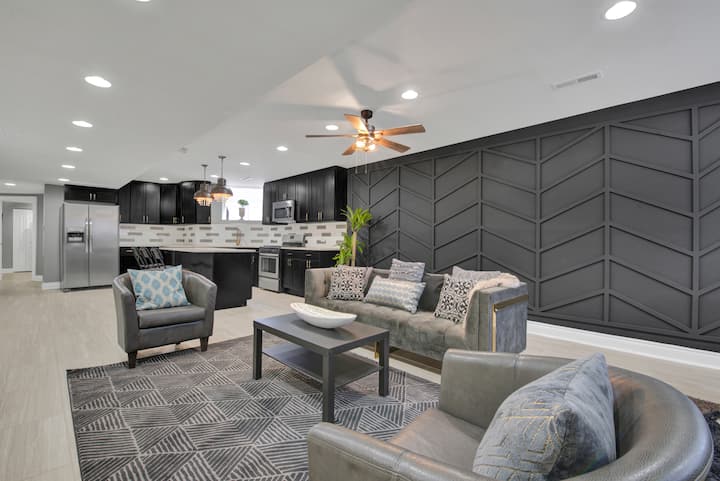 The En Bronze ~ 7mins To Dining & Downtown Chicago - Chicago, IL