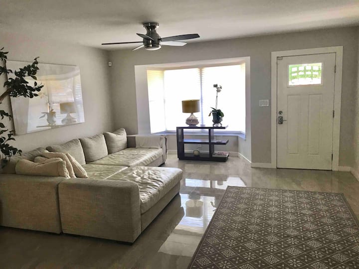 Escape To Pompano: Your Private Slice Of Paradise - Deerfield Beach, FL