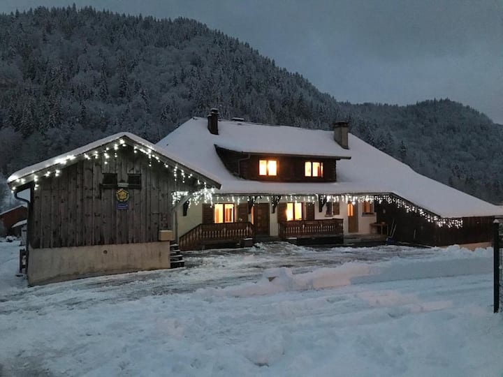 Entre Lac Et Montagne Venez Respirer Le Grand Air - Praz de Lys Sommand