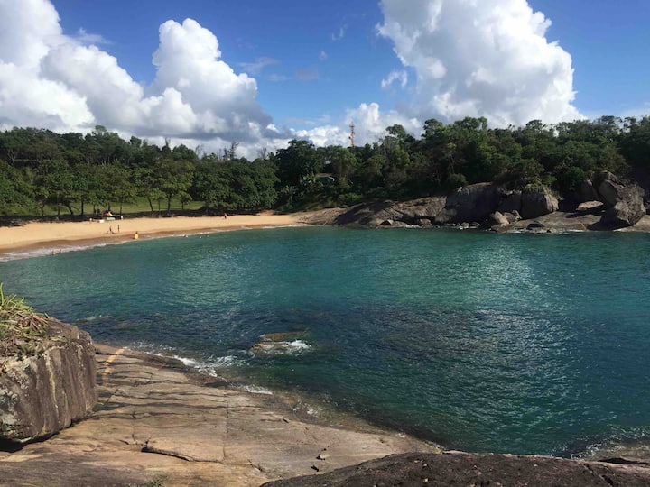 Apartamento Amplo E Confortável Na Enseada Azul - Guarapari