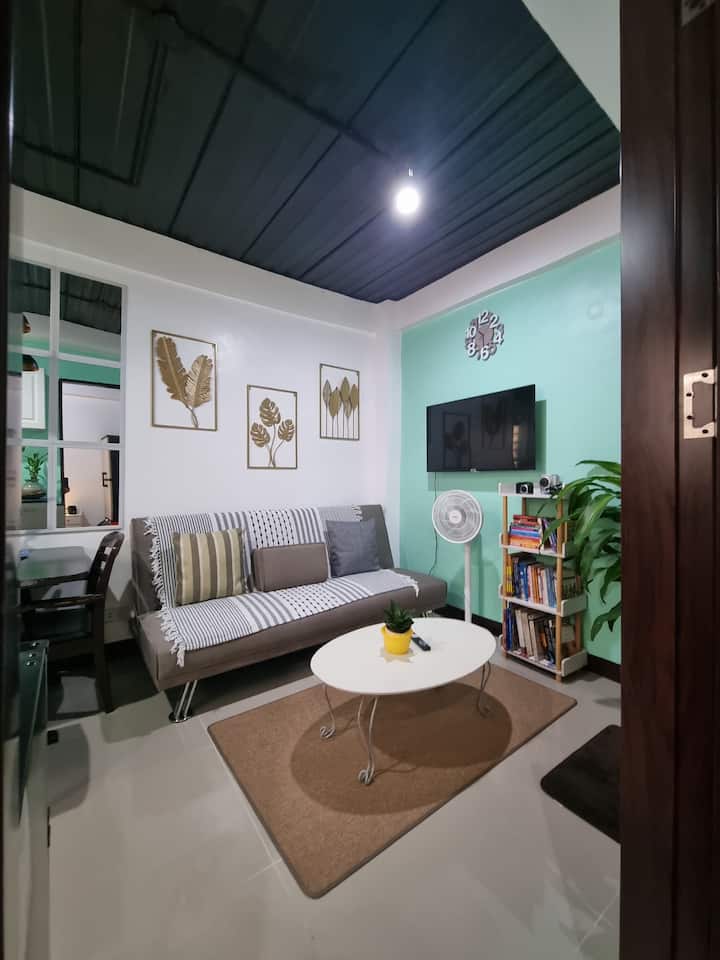 Urbanstay Antipolo - 1bedroom W/ Kitchen & Parking - Antipolo