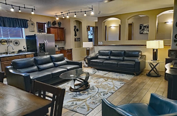 Enjoy A1940s Sentimental Journey-3 Bdr-2bath-budget Friendly! 1/2 Mi Gdbalpk - 
