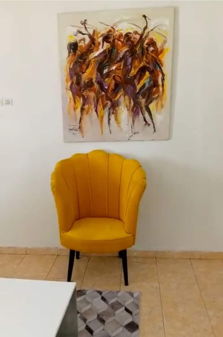Très Belle Maison à Vous Seule à Gb  
Près De Tout, Boulevard 30 Juin, Rotana Et Autres Vous Au Centre De Kinshasa - Brazzaville