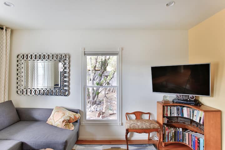 Cool Diggs In Downtown Tempe! - Tempe, AZ