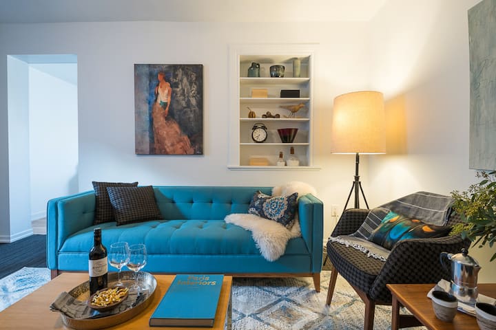 Spacious 2-bed Apartment In Roncesvalles Village - 토론토