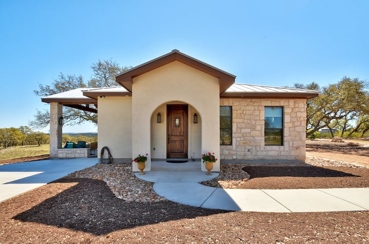 Adults Only Romantic Hill Country Getaway - Guesthouses for Rent in ...