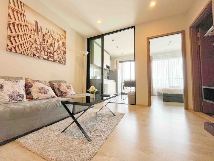 #018 The Base Condo Comfy Room In Prime Location - 芭達雅