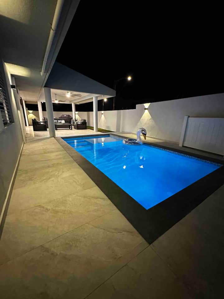 Casa Va-le: Luxury Retreat With Private Pool - San Juan