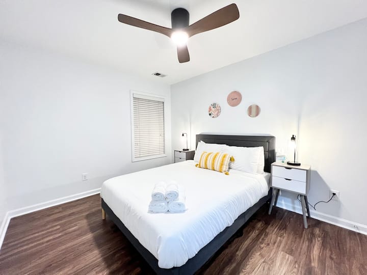 Cozy Newly Updated Home Near Sugar Hill Downtown - Cumming, GA