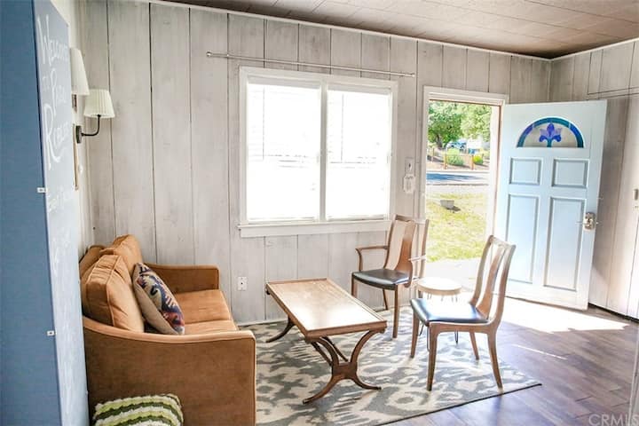 Downtown Vintage Farmhouse - Paso Robles, CA