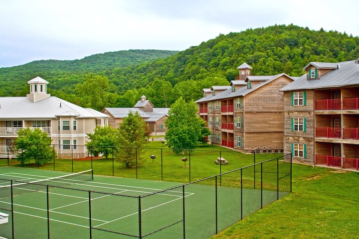 Villa With Access To Various Amenities - Lee, MA