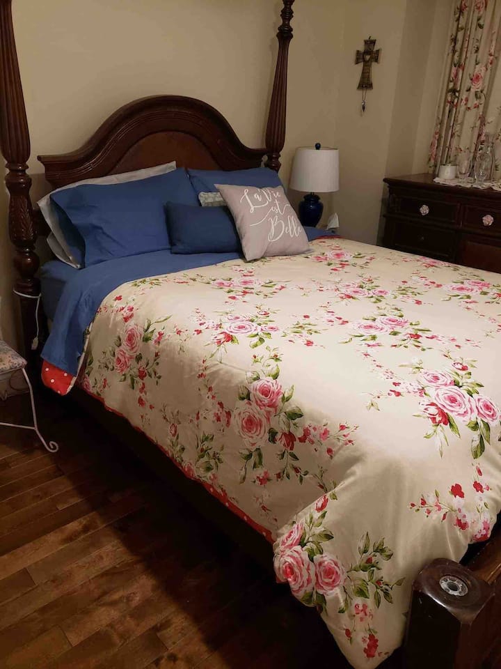 Serenity Rose Room - Clarington