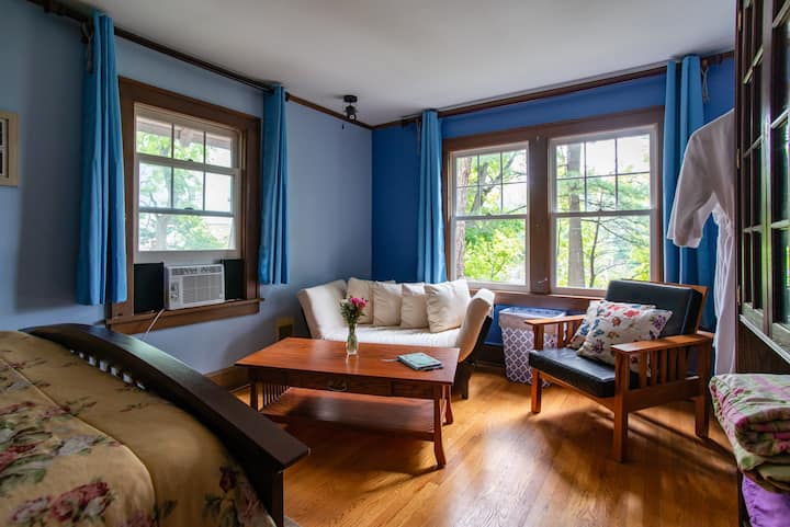Ithaca Falls Bar Apartment - Buttermilk Falls State Park, Ithaca