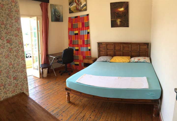 Oxi Hostel, Private  Rooms At Old Town - Nicosia