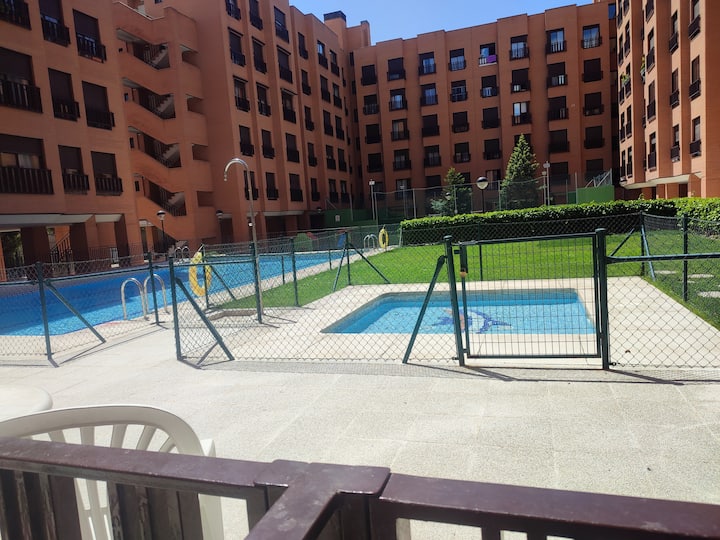 Apartamento Con Aire Acondicionado Y Piscina - Torrejón de Ardoz