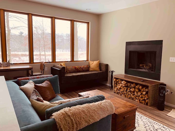 Cabin In The Woods - Trails & Pet Friendly! - LaPorte County, IN