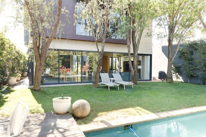 Luxury Home In The Heart Of Parkhurst - Johannesburg