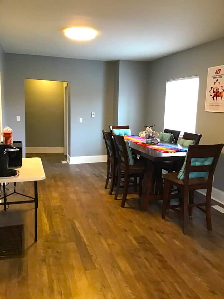 T4 Private Bedroom - 3 Miles From Notre Dame - South Bend, IN