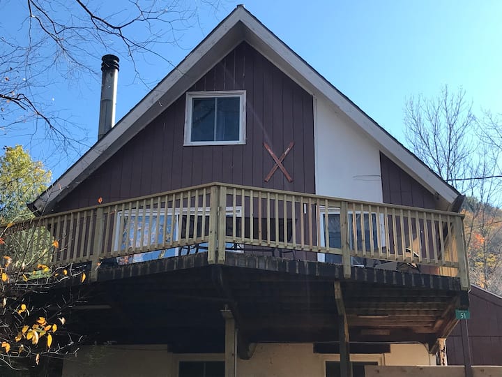 Hunter Mountain Chalet, Located On Hunter Mountain - Hunter, NY