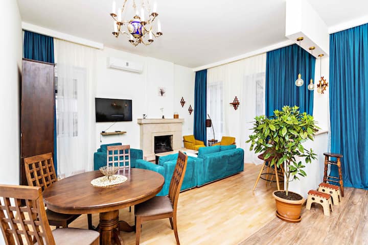 Old Mtatsminda Apartment - Tbilisi