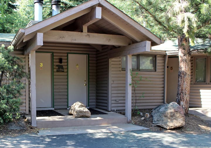 Economical Suite With King Bed, Jetted Tub - Colorado