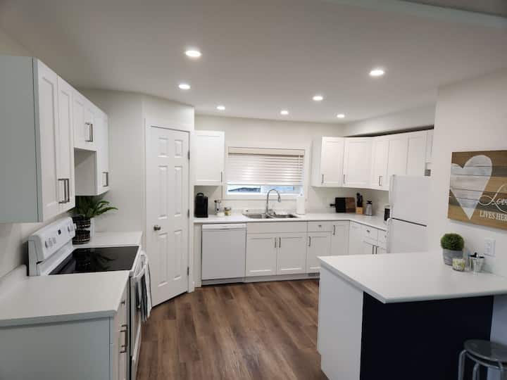 Modern, Spacious, Upstairs Apt. - Prince Albert