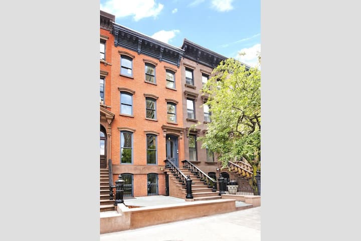 Family Brownstone With Backyard - Brooklyn, NY