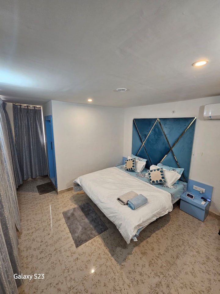 Mistyblue - The Penthouse | Best Sunrise View Room - Orchha