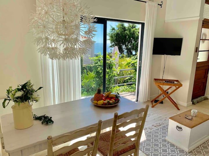 Ocean View Villa One In Fresnaye - Cape Town