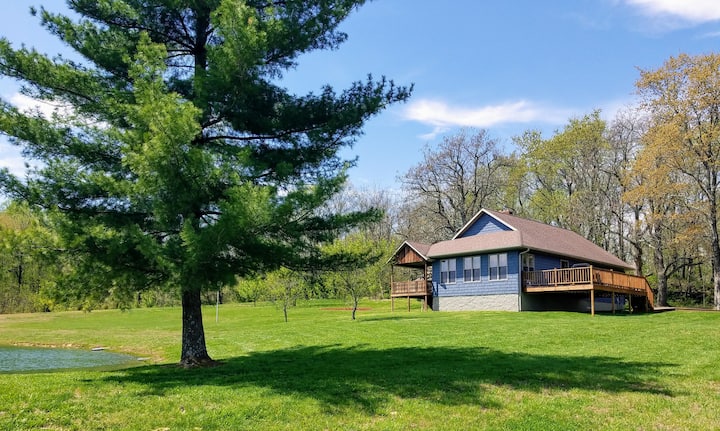 Christmas Lake Village Holiday Rentals & Homes - Indiana, United States ...