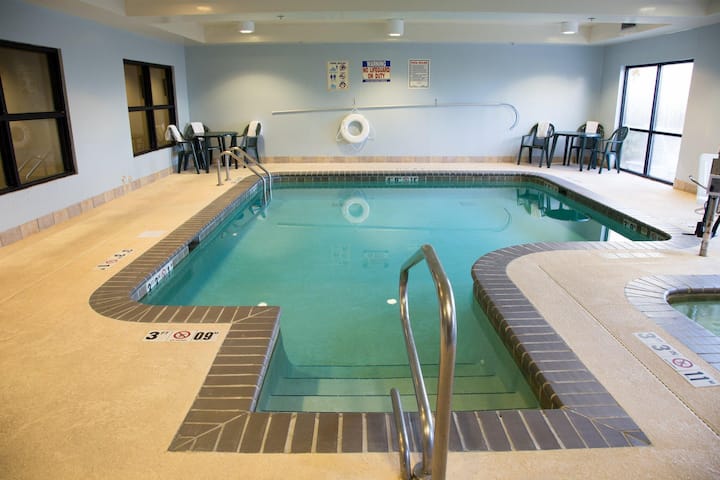 Tremendous Suite Double Bed Non Smoking At Fultondale - Birmingham, AL