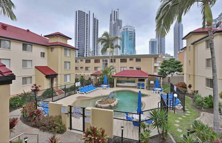 Surfers Paradise Waterfront Resort, Ideal Location - Gold Coast