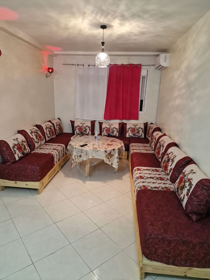 Apparemment éQuipé à Côté Du Chu - Oujda