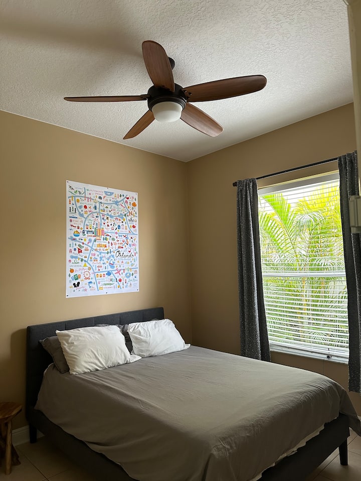 Bedroom Near Airport/attractions - Queen Bed - Orlando, FL