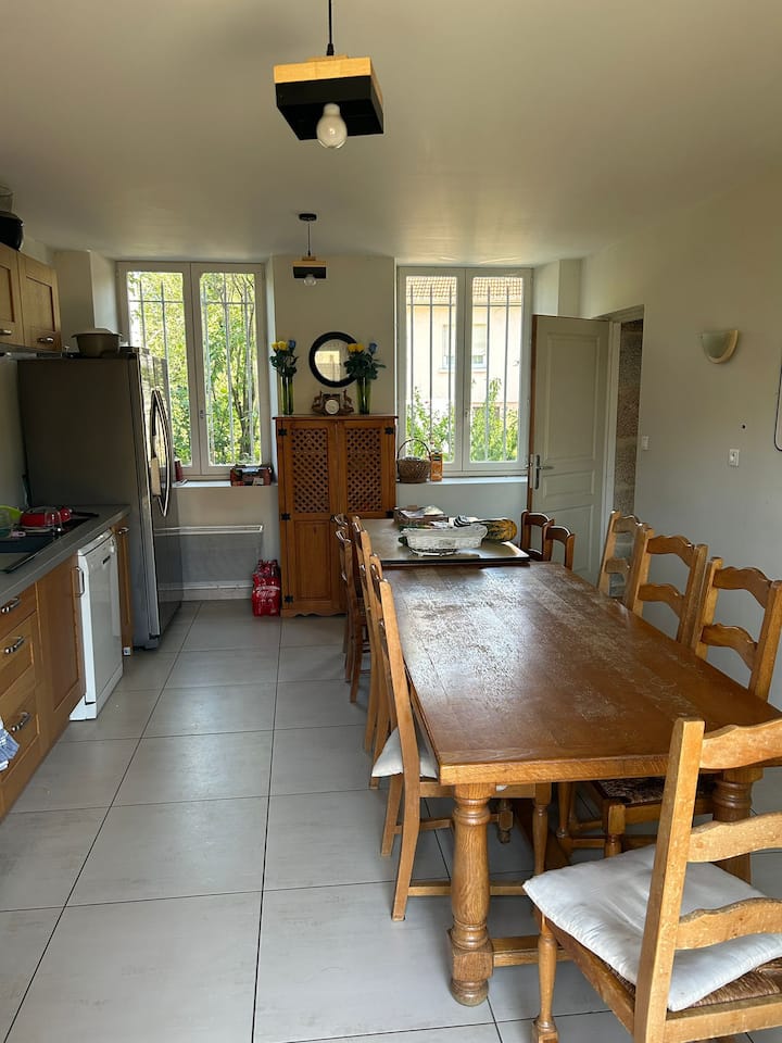 Chambre Dans Une Grande Maison. - Besançon