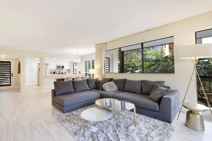 Designer Unit In Pga National - Palm Beach Gardens, FL