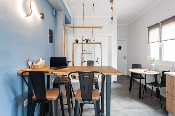 Spacious 3br Apartment With Terrace In Exarchea - Athens
