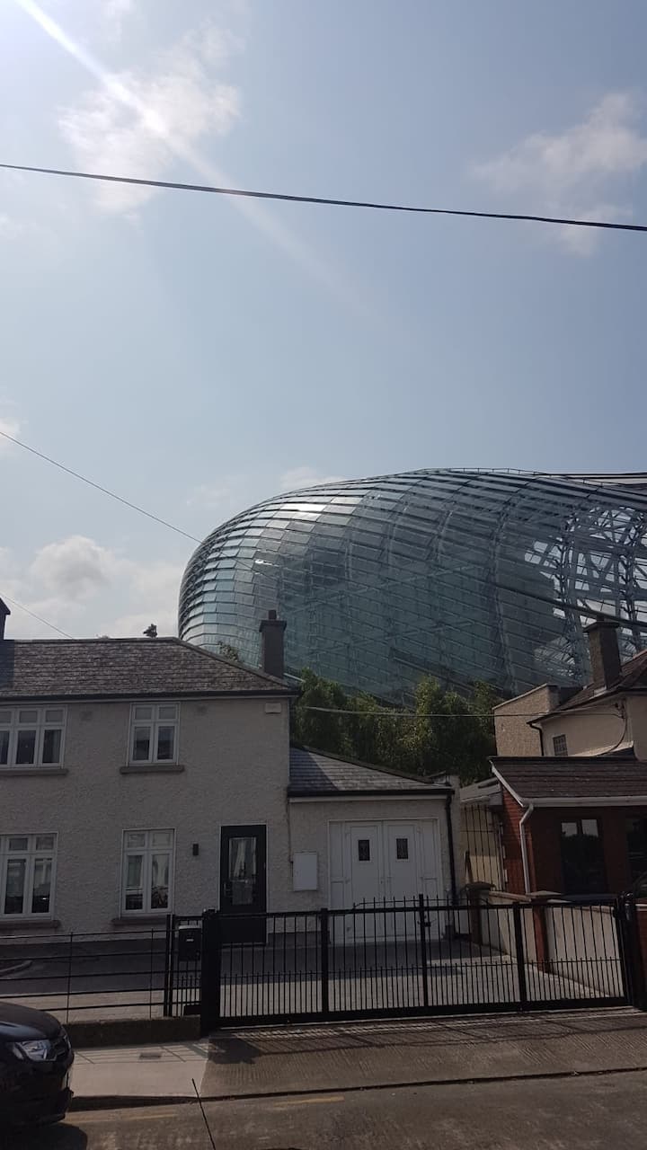 Superb Modern Home In The Heart Of Dublin 4/city - Dublin