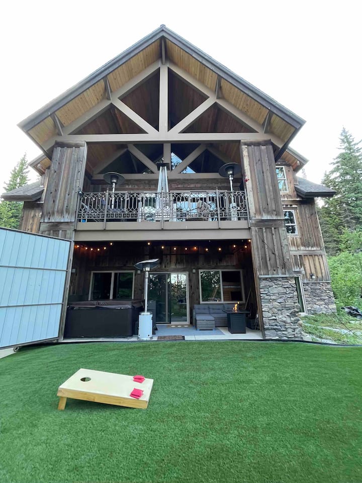 Secluded Schweitzer Apartment With Hot Tub - Sandpoint, ID